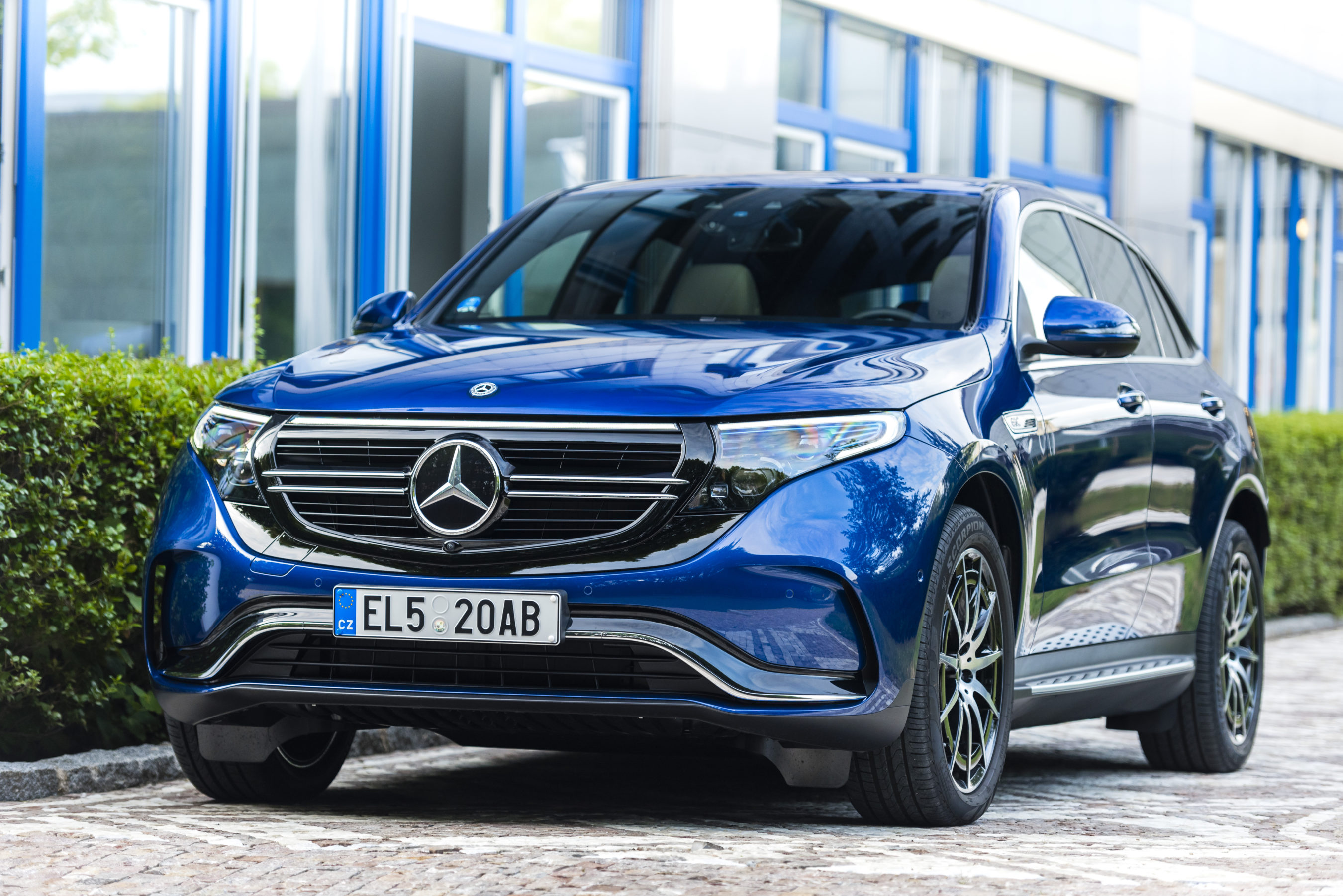 Mercedes-Benz EQC | Luxury Guide
